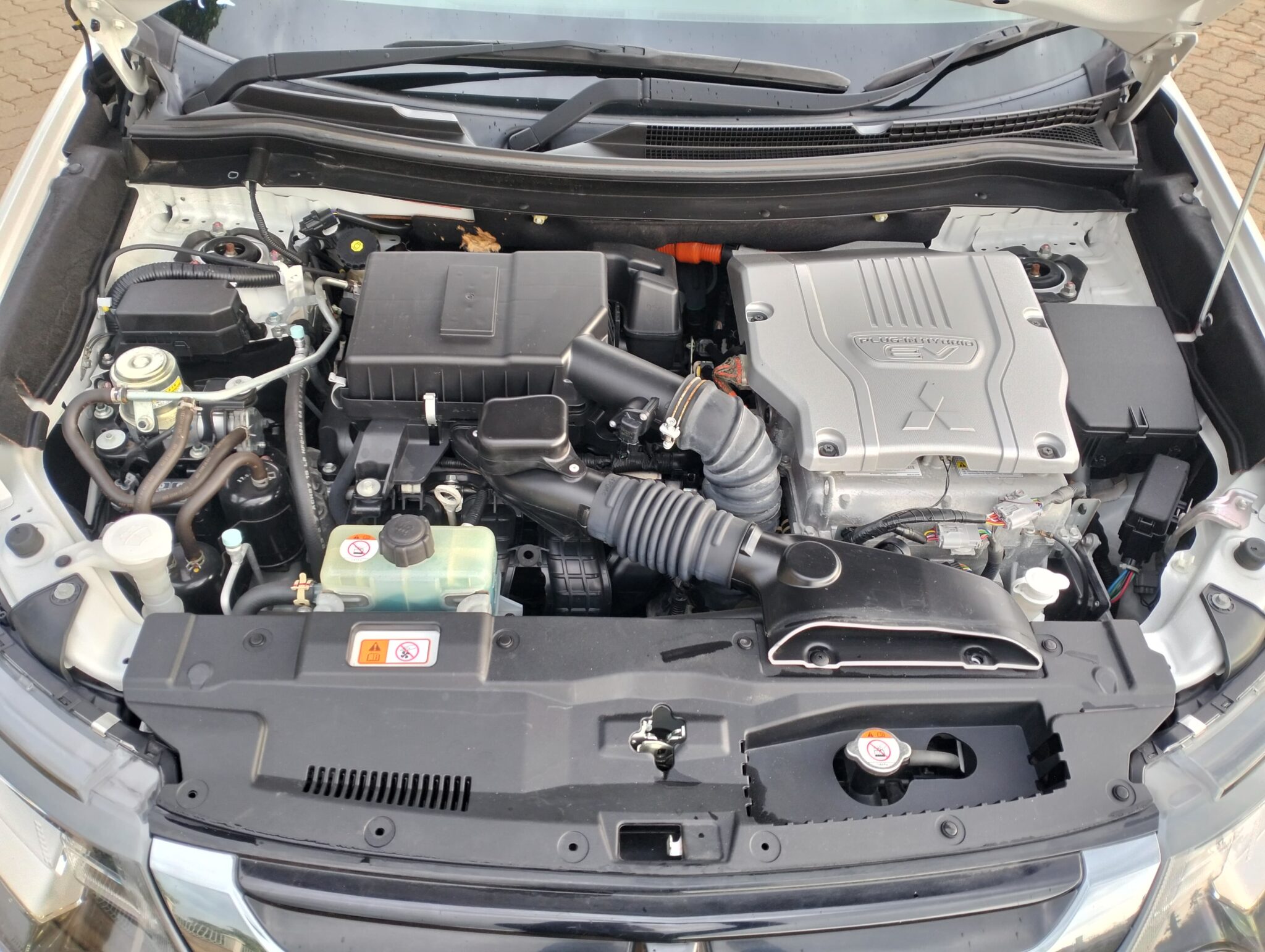 MITSUBISHI OUTLANDER PHEV { HYBRID & ELECTRIC } – Gaikei 88 Motors